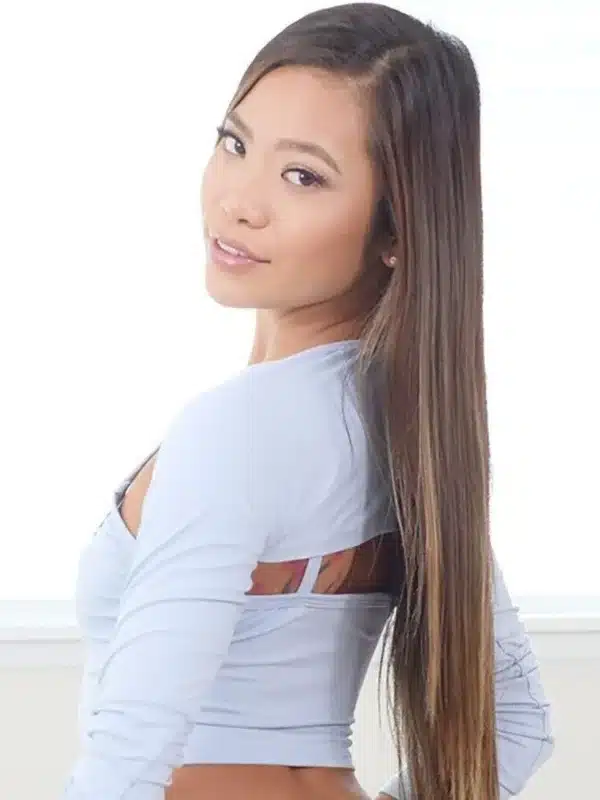 Vina Sky Wiki & Bio, Age, Height, Weight, Net Worth - Wikiindetail