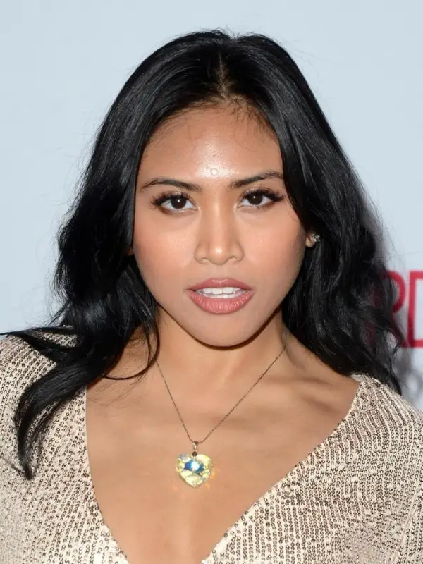 Ember Snow Wiki/Bio, Age, Height, Weight, Net Worth, Instagram - Wikiindetail