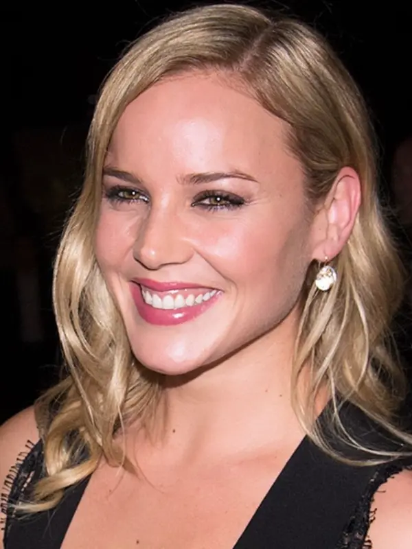 Abbie Cornish Biography, Height, Career, and Net Worth - Wikiindetail