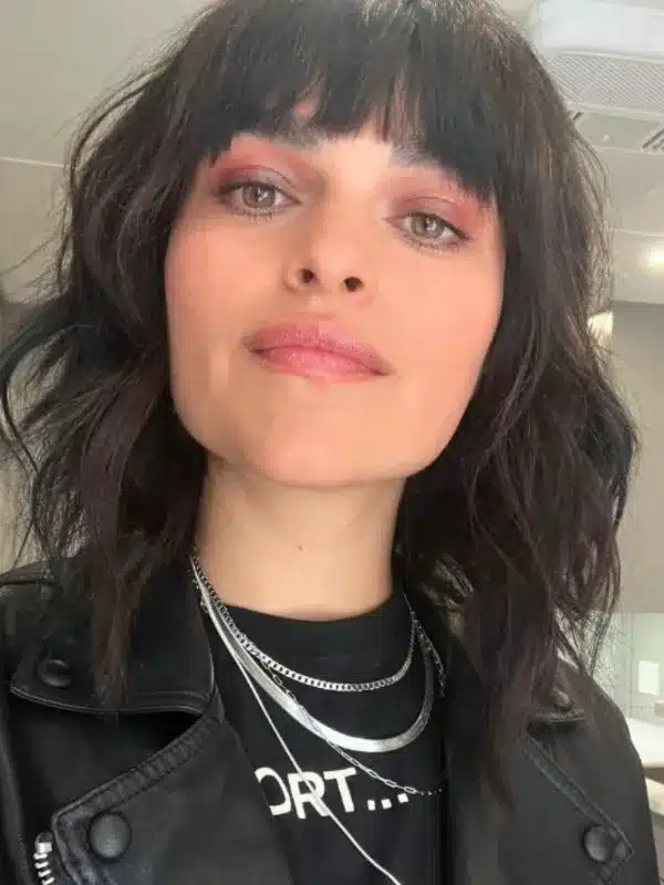 Eve Harlow Biography, Height, Career, and Net Worth - Wikiindetail