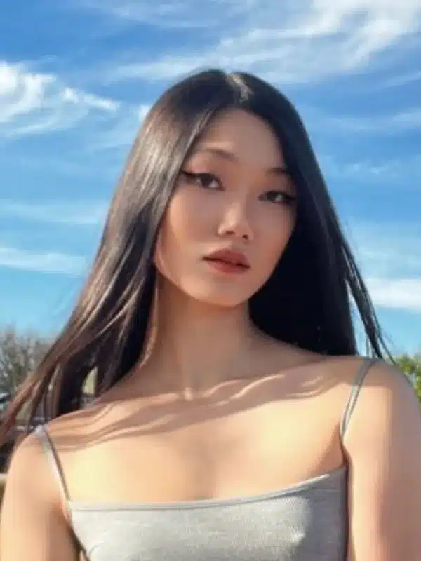Lucy Mochi (Model) Biography, Wiki, Age, Career, Height, Weight, Boyfriend, Net Worth & More ...