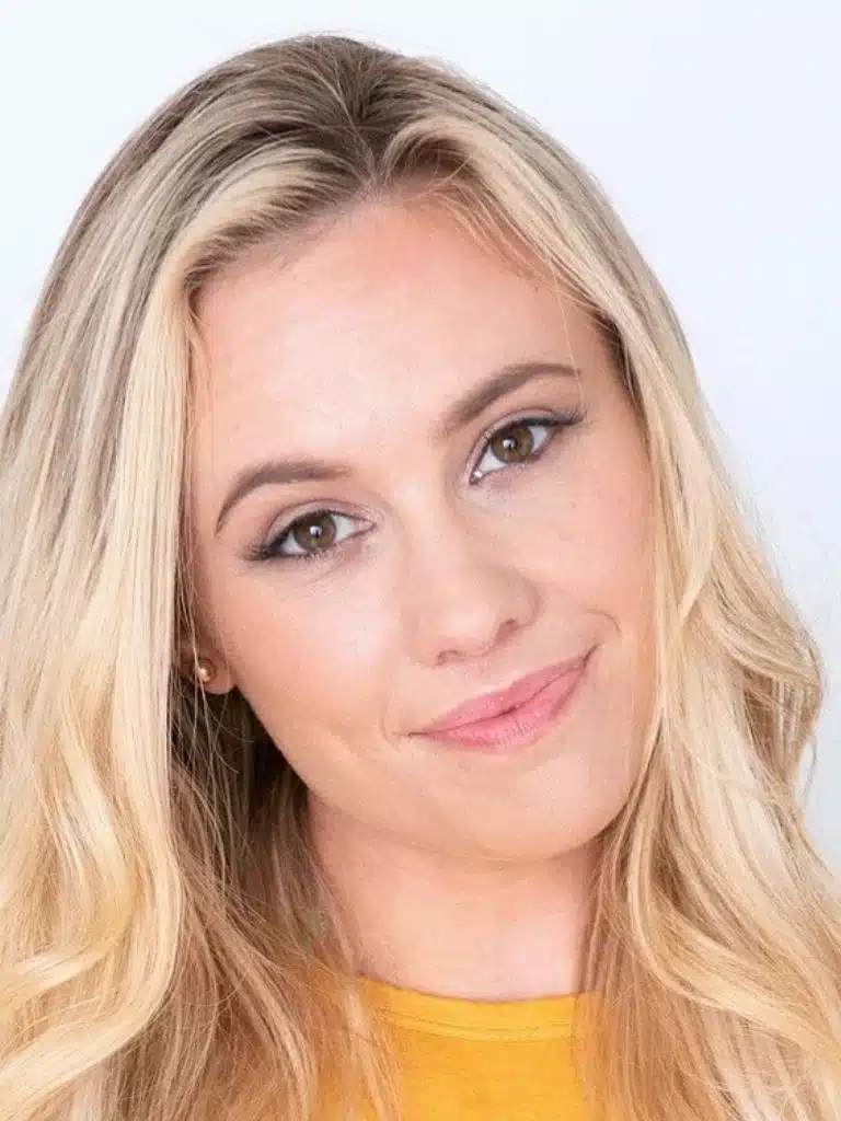 Kayley Gunner (Model) Wiki & Bio, Age, Height, Weight, Net Worth ...