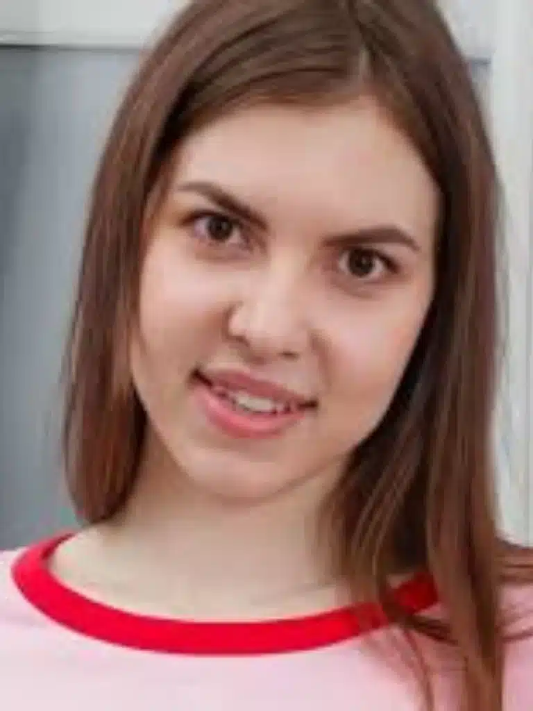Sapphire Howell Biography, Wiki, Height, Weight, Career, and Net Worth ...