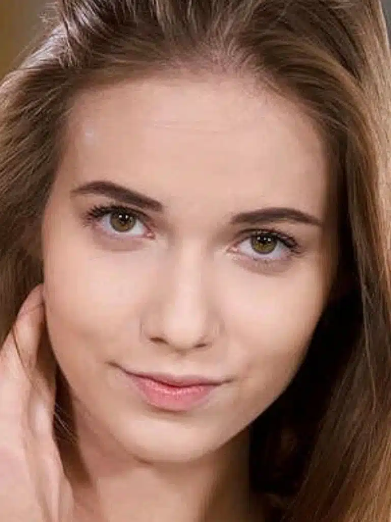Shayna Loren Biography, Height, Career, and Net Worth - Wikiindetail